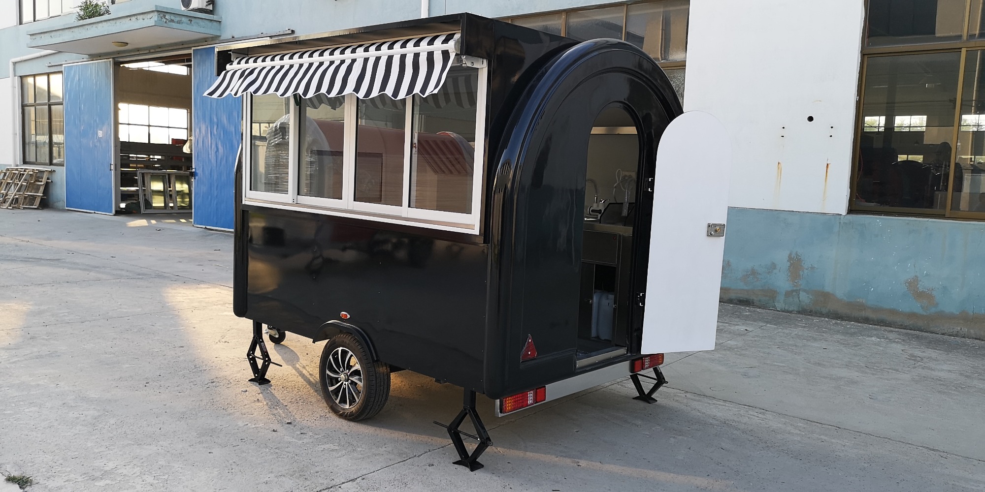 Custom-mobile Food Trailer Catering Truck Food cart 280X220X240CM